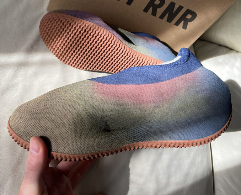 美しいグラデ色を纏った YZY KNIT RNR "Fade Indigo" が発売！2022年10月18日 抽選まとめ